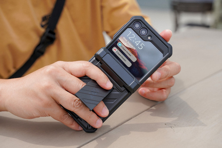 Foldable Display Evolution: Advancements in Screen Durability and Flex